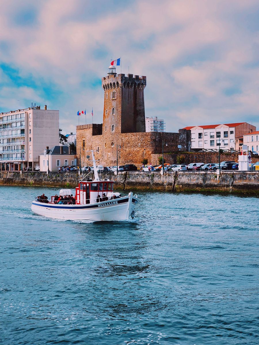 Experience the ocean in all its forms with La Messaline - Guide de la ...